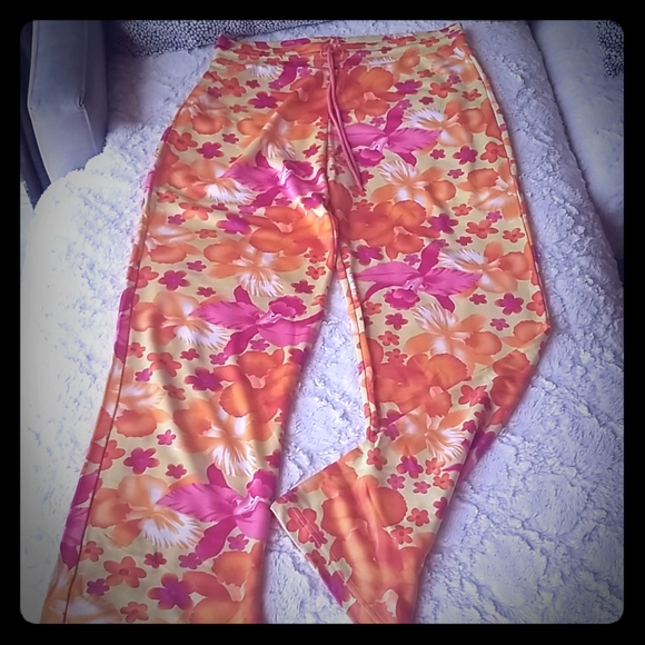 Victoria's Secret | Pants & Jumpsuits | Victorias Secret Flower ...